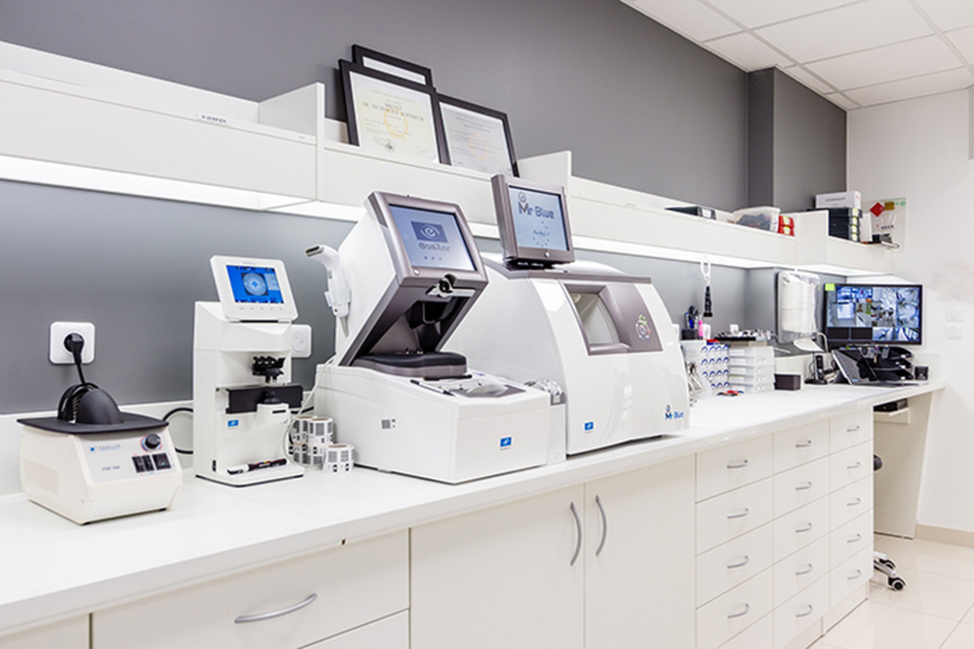Optical Center eyewear store Opticien SAINT-PIERRE-DES-CORPS Optical ...
