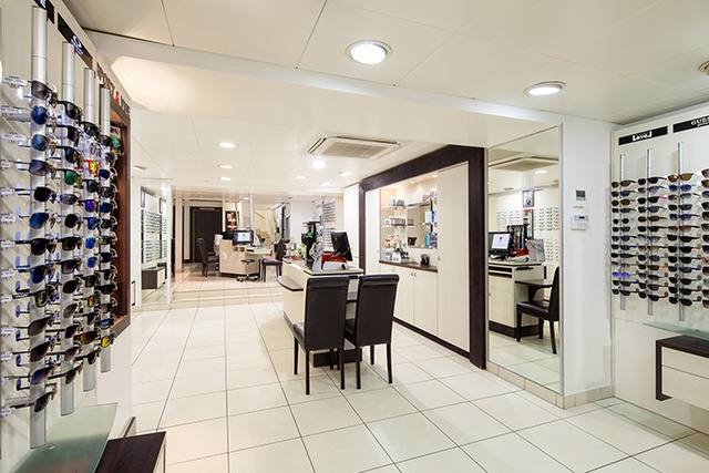 Optical Center eyewear store Opticien VERSAILLES PAROISSE Optical ...