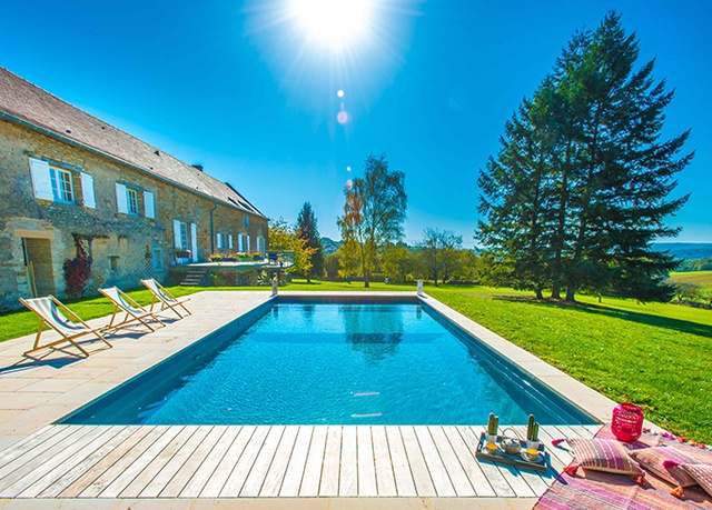 Constructeur Piscine et Installateur de Spa ORLIENAS - France | Aquilus