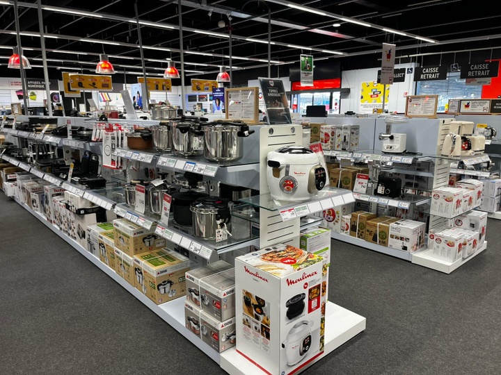 Magasin DARTY Arles - Darty Corner Literie - Electroménager, high-tech ...